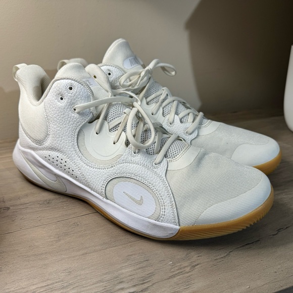 Nike | Shoes | Nike Nike Flyby Mid Shoe Sz 3 Summit White Photon Dust ...